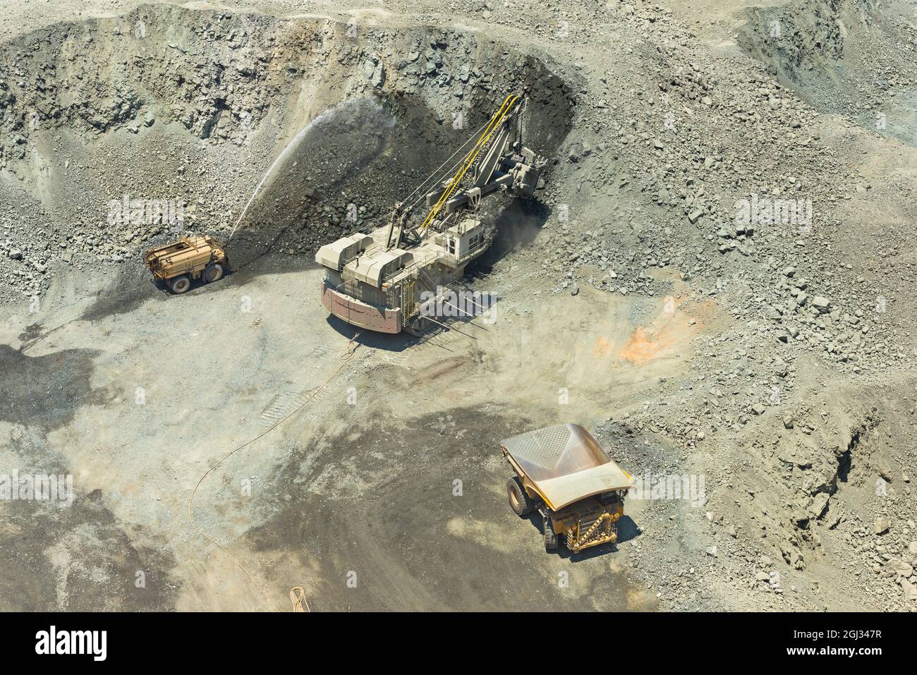 Loading shovel hi-res stock photography and images - Alamy