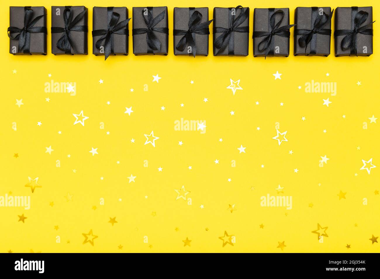 Yellow black friday festive hi-res stock photography and images - Alamy