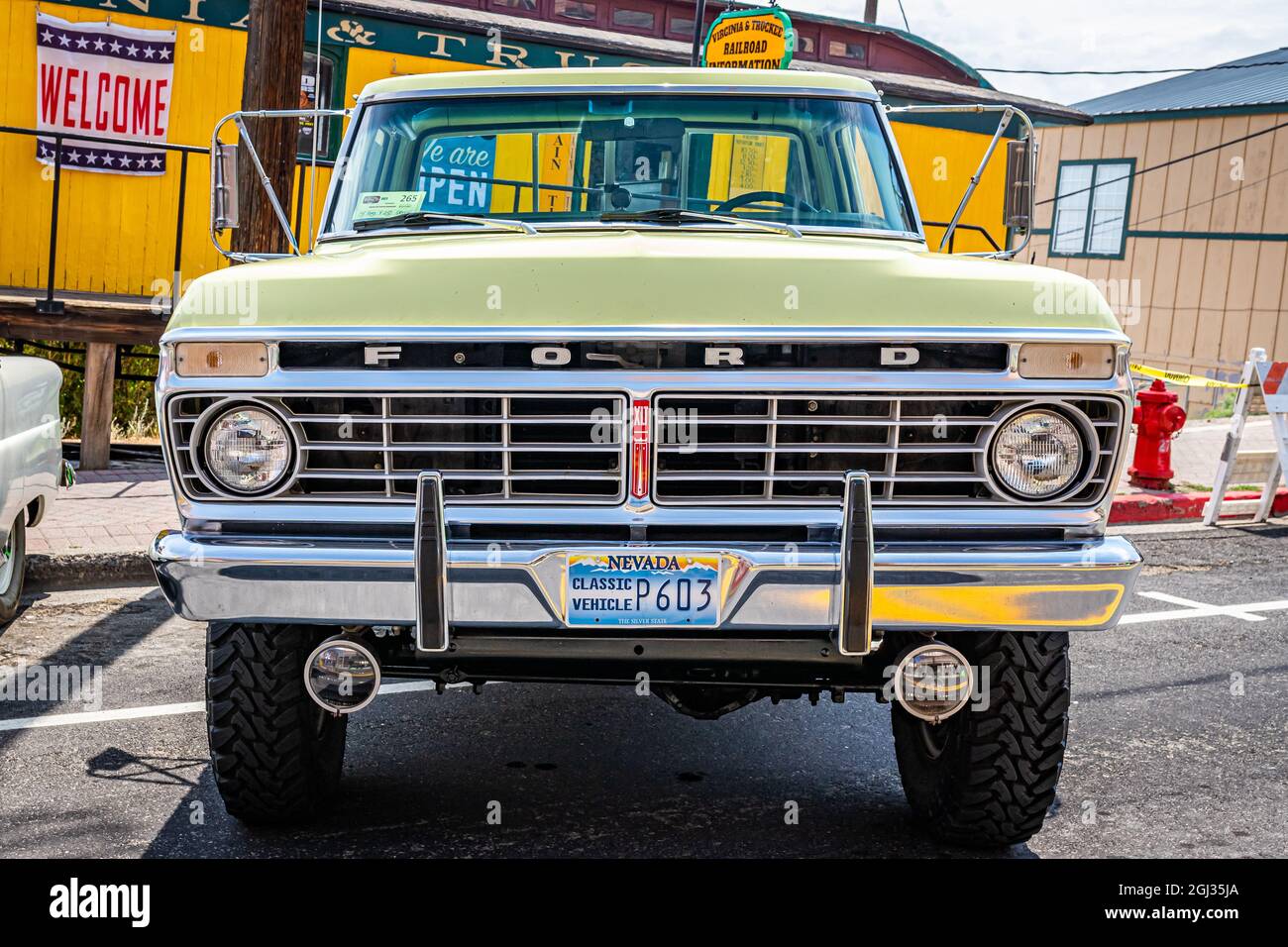 1975 ford pickup truck hi-res stock photography and images - Alamy