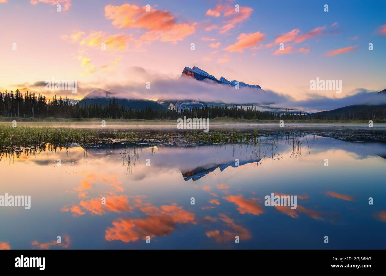 Vermilion sky hi-res stock photography and images - Alamy