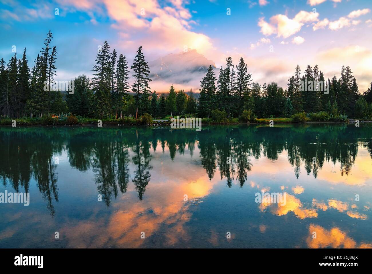 Summer sunrise over river hi-res stock photography and images - Alamy
