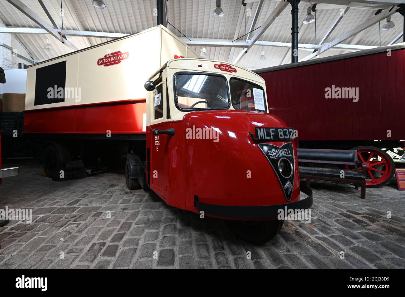 The Scammell Scarab is a British 3-wheeled tractor unit produced by the ...