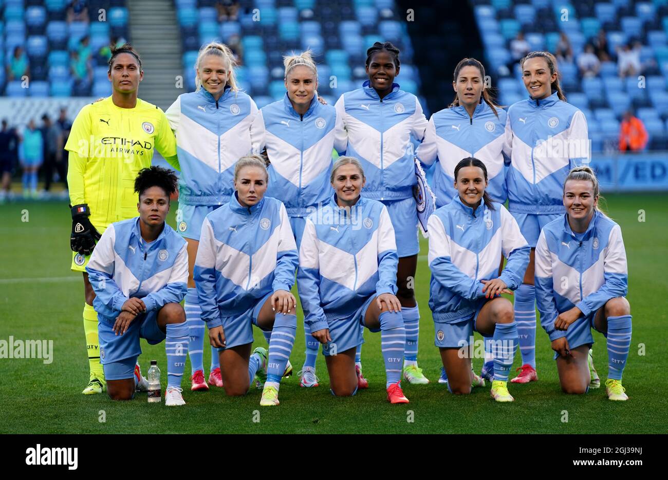 Soccer starting 11 hi-res stock photography and images - Alamy