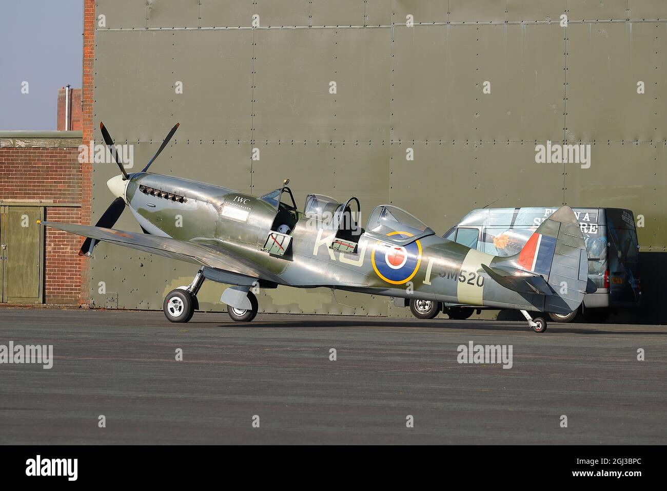 Supermarine Spitfire MK IX SM520 G-ILDA at Leeds East Airport for ...