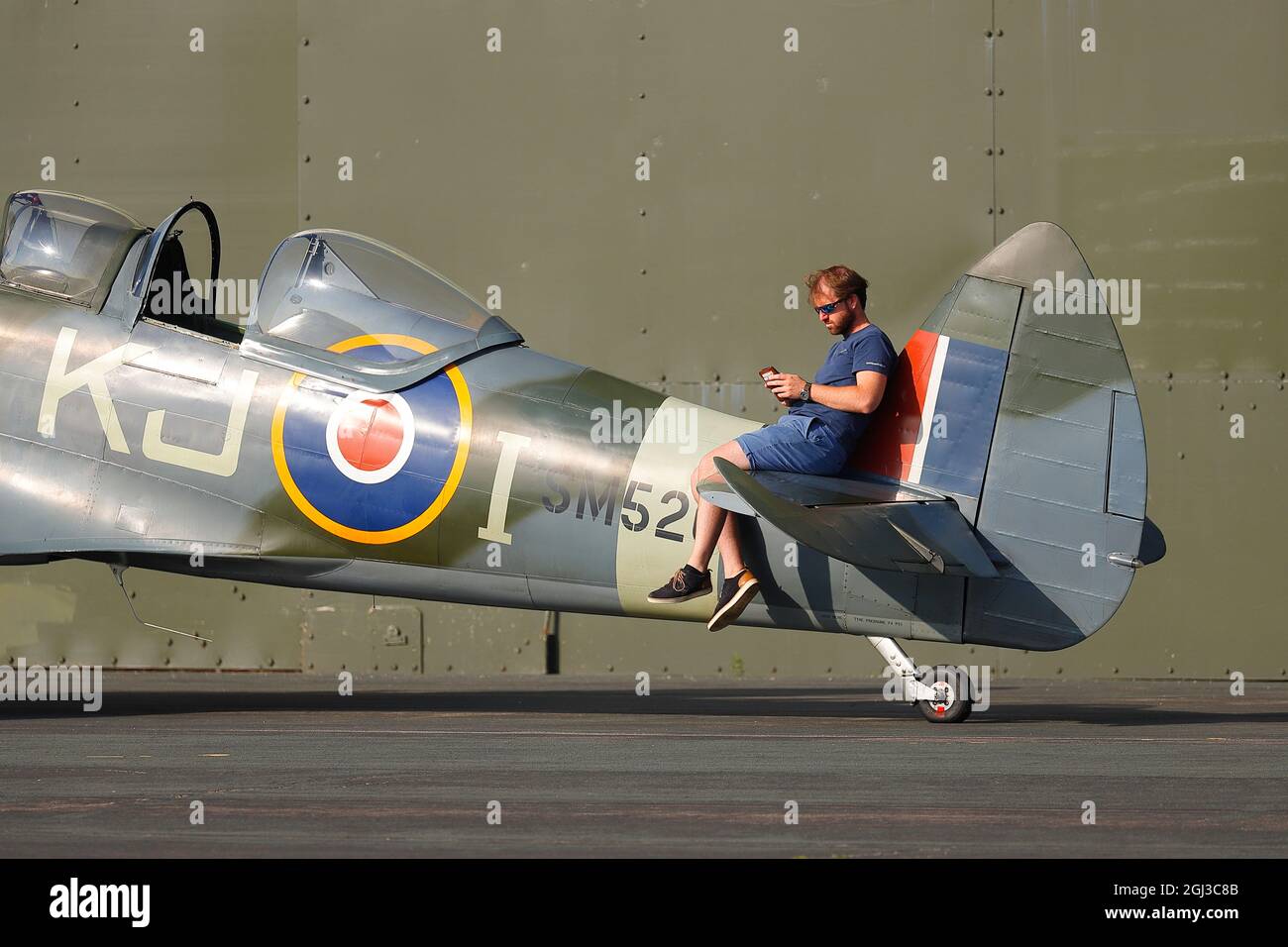 Supermarine Spitfire MK IX SM520 G-ILDA at Leeds East Airport for ...