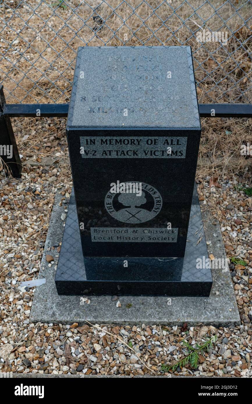 London, UK. 8th Sep, 2021. Chiswick Commemorates 77th Anniversary of ...