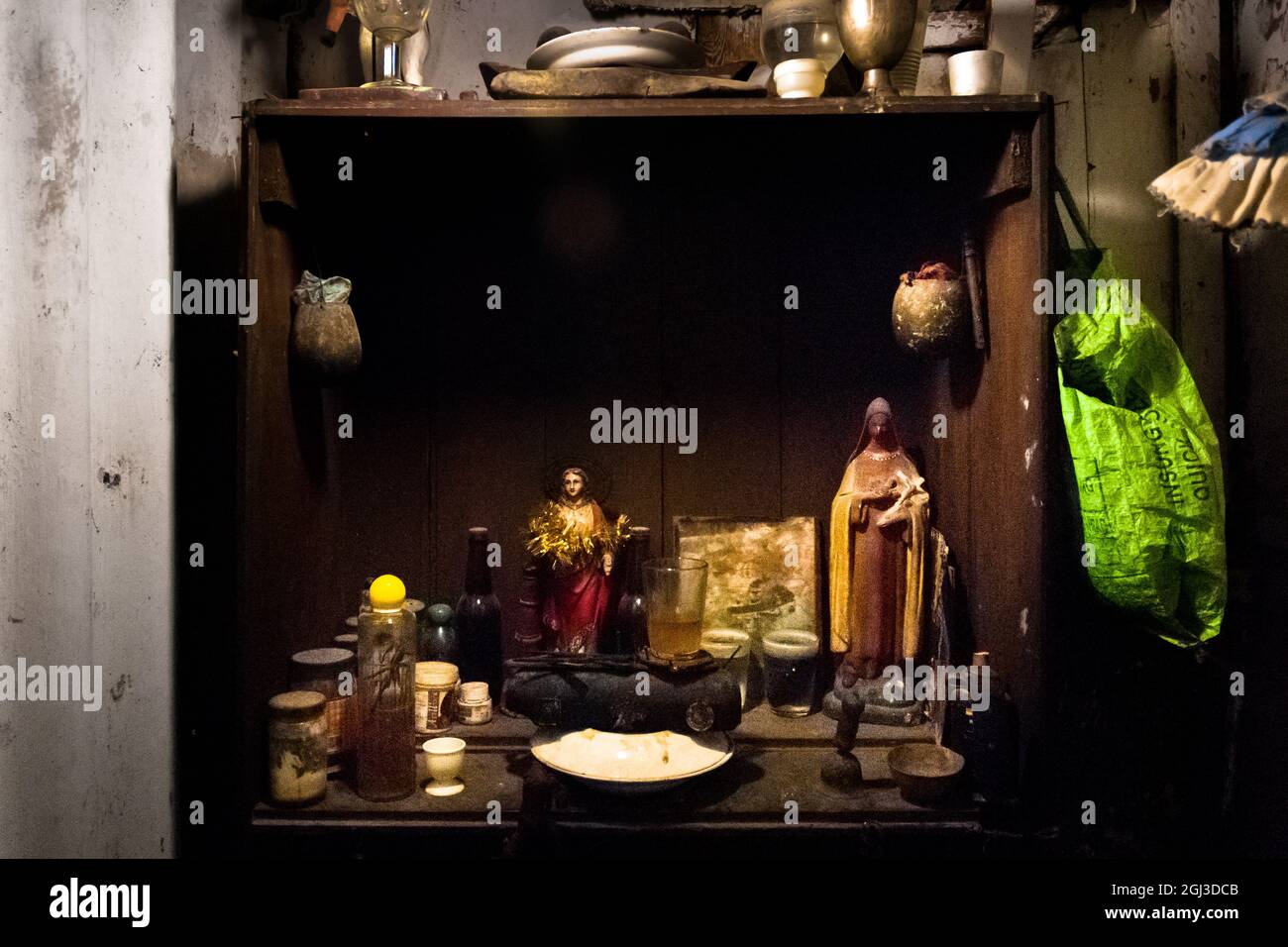 Santeria altar hi-res stock photography and images - Alamy