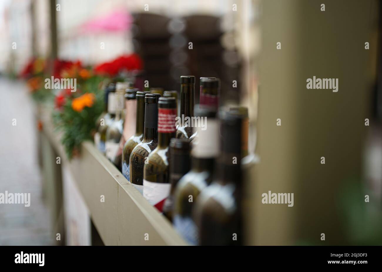 Bottles in the street hi-res stock photography and images - Alamy
