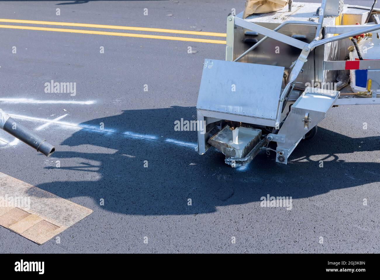 Line marking machine hi-res stock photography and images - Alamy