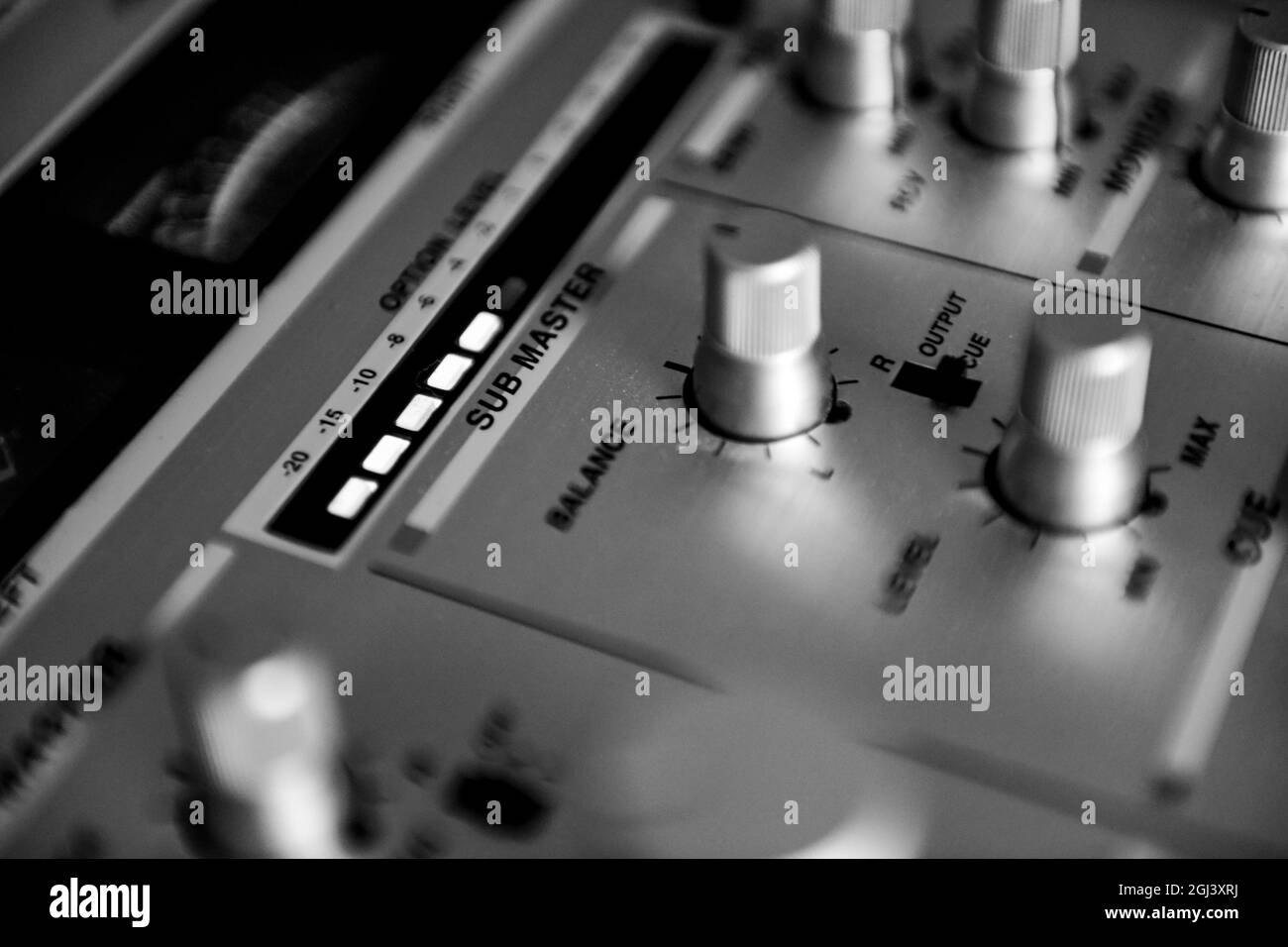 Turntable system Black and White Stock Photos & Images - Alamy
