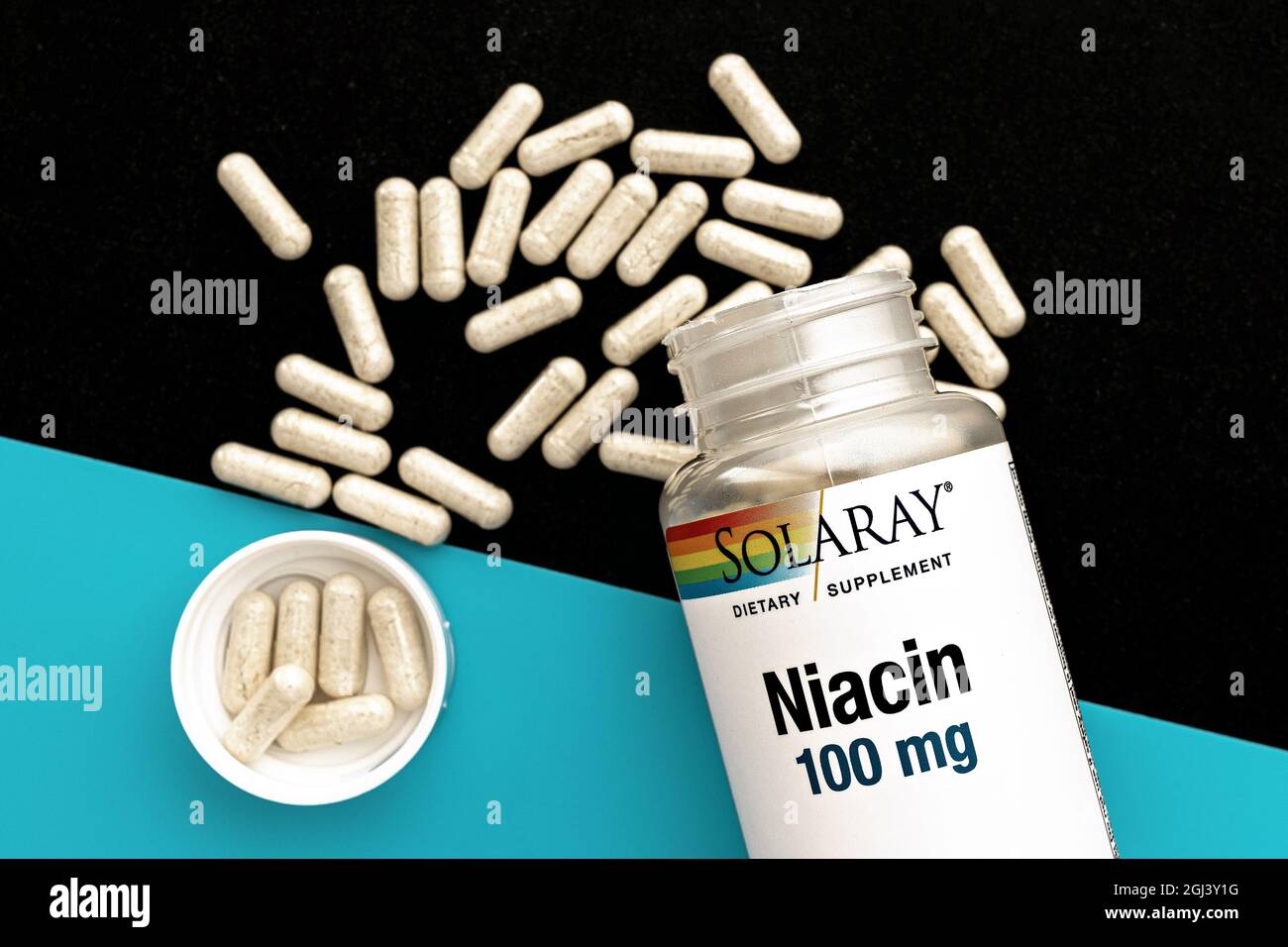 Niacin Capsules High Resolution Stock Photography and Images - Alamy