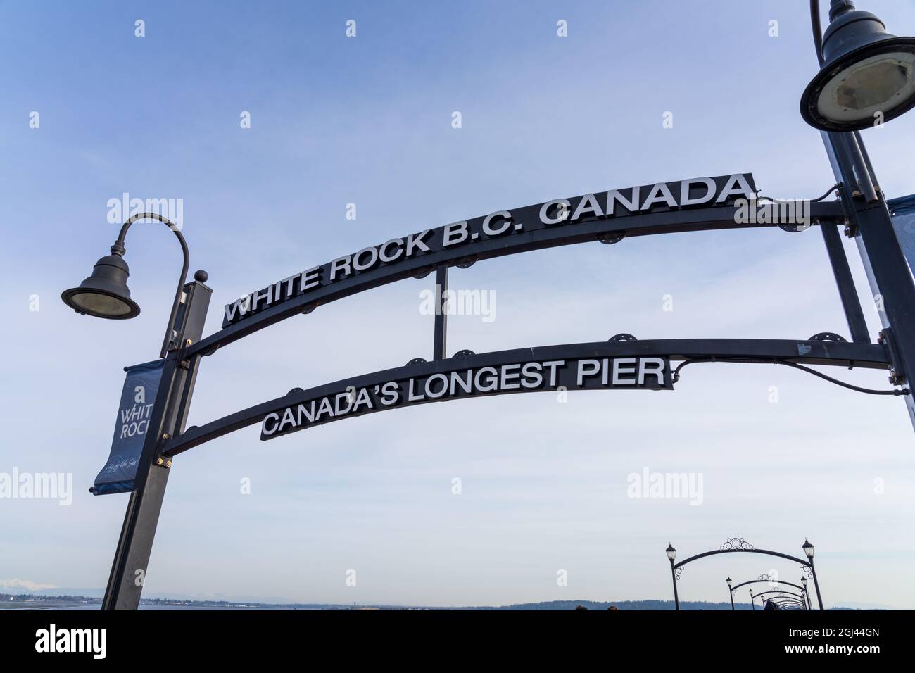 White rock british columbia beach hi-res stock photography and images ...