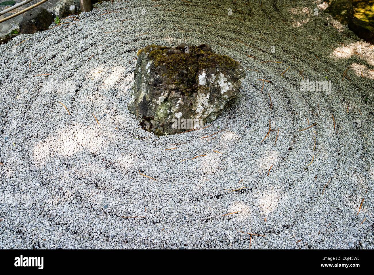 Raked rock garden hi-res stock photography and images - Alamy