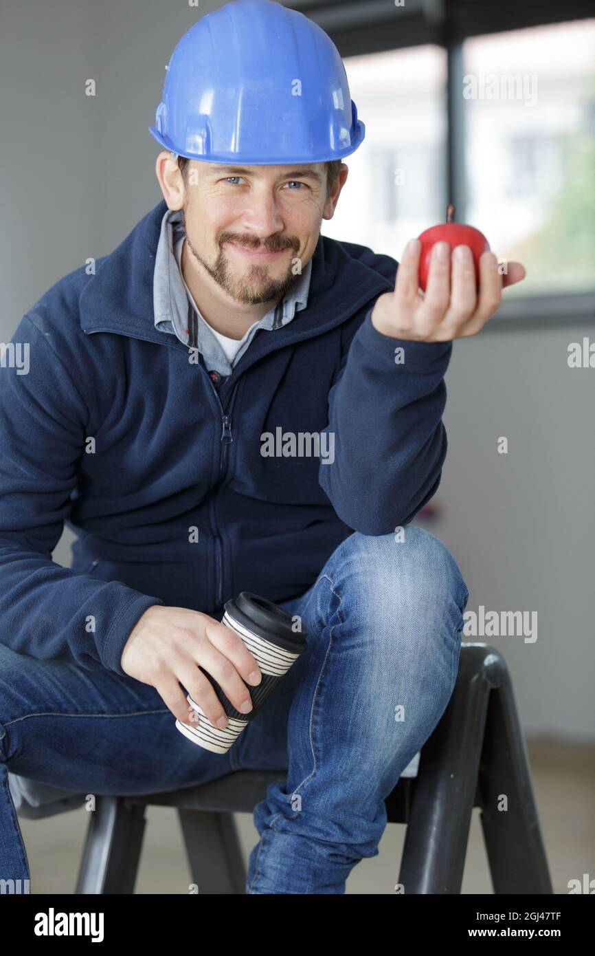 Construction worker eating hi-res stock photography and images - Alamy