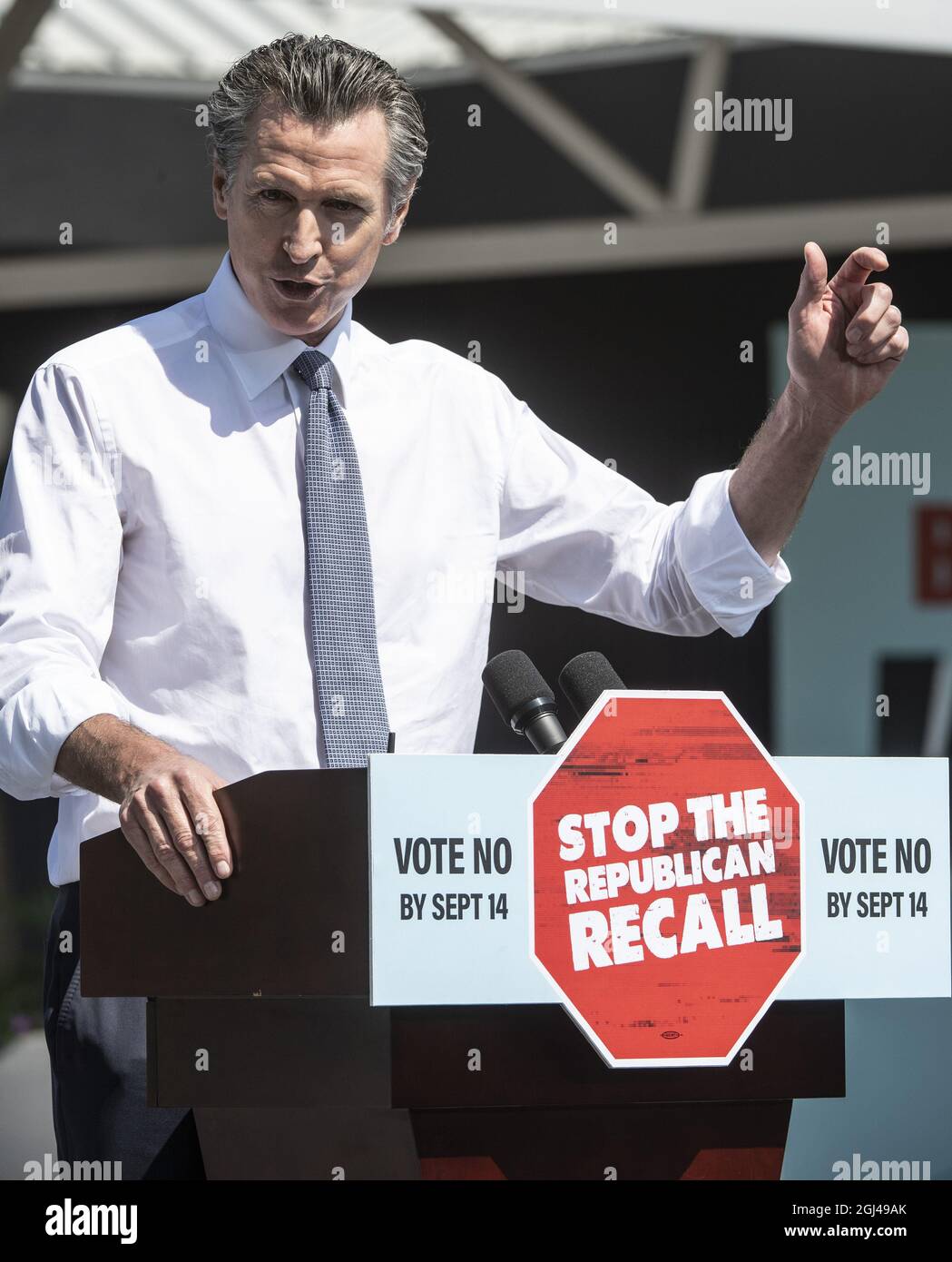 Recall governor hi-res stock photography and images - Alamy