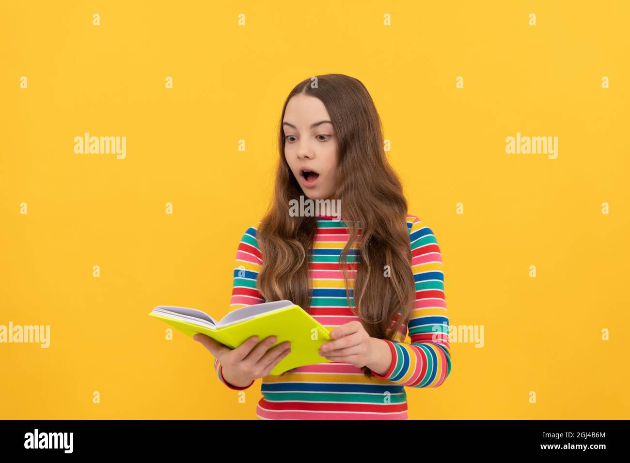 Shocked Child Reading High Resolution Stock Photography and Images - Alamy