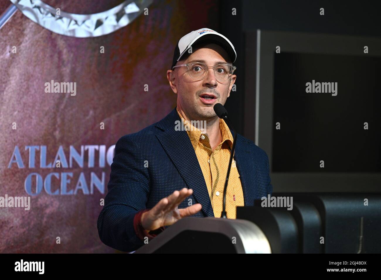 Steve burns blues clues hi-res stock photography and images - Alamy