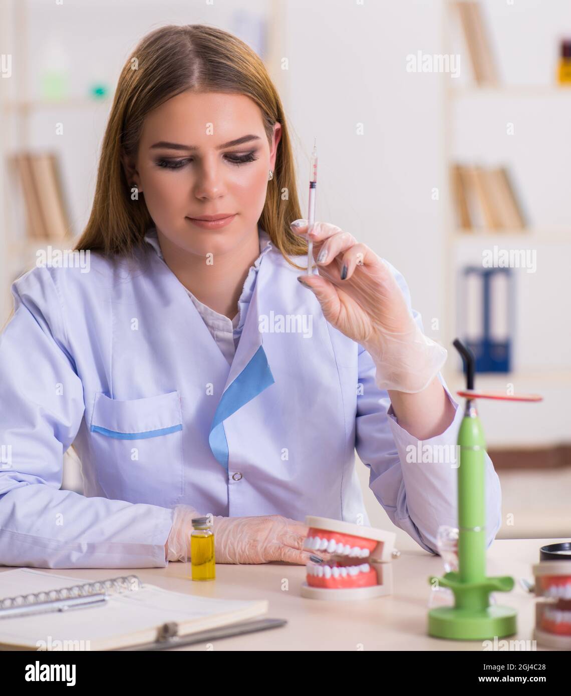 The dentistry student practicing skills in classroom Stock Photo - Alamy