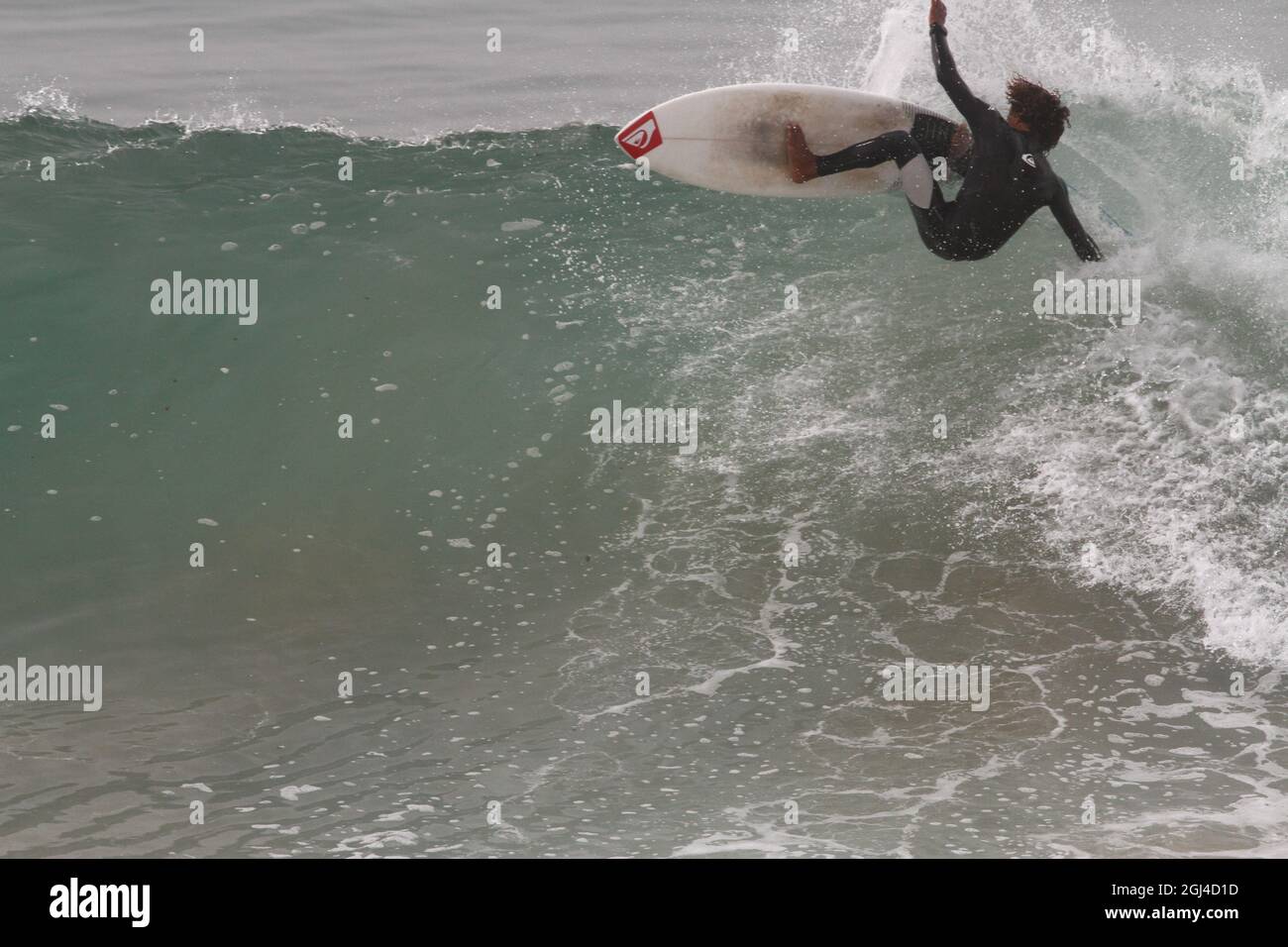 Carving waves hi-res stock photography and images - Alamy