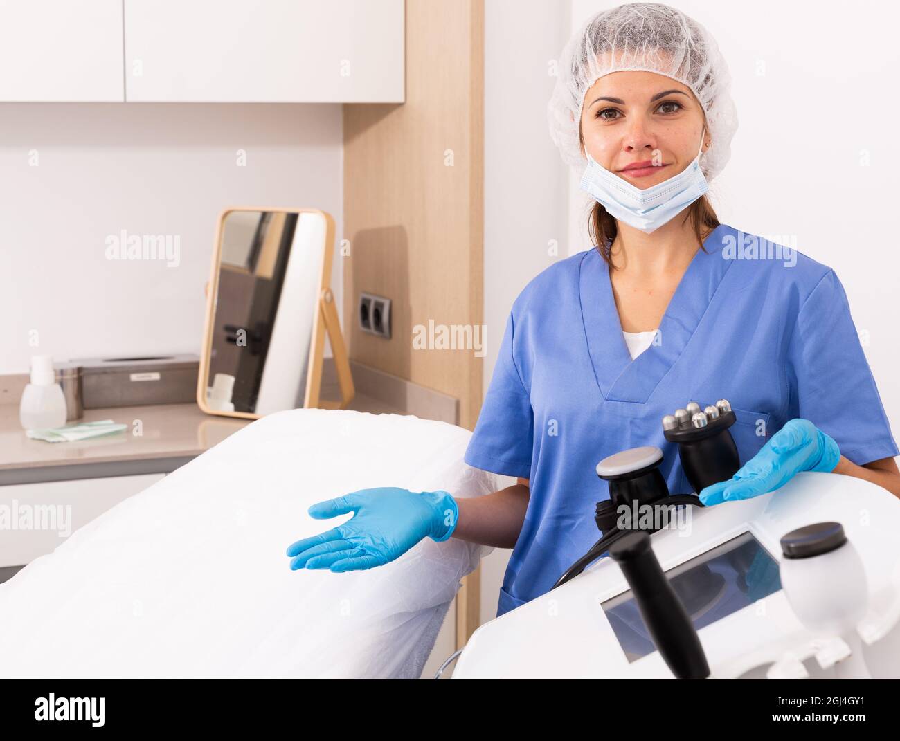 Female doctor in clinic of aesthetic medicine Stock Photo - Alamy
