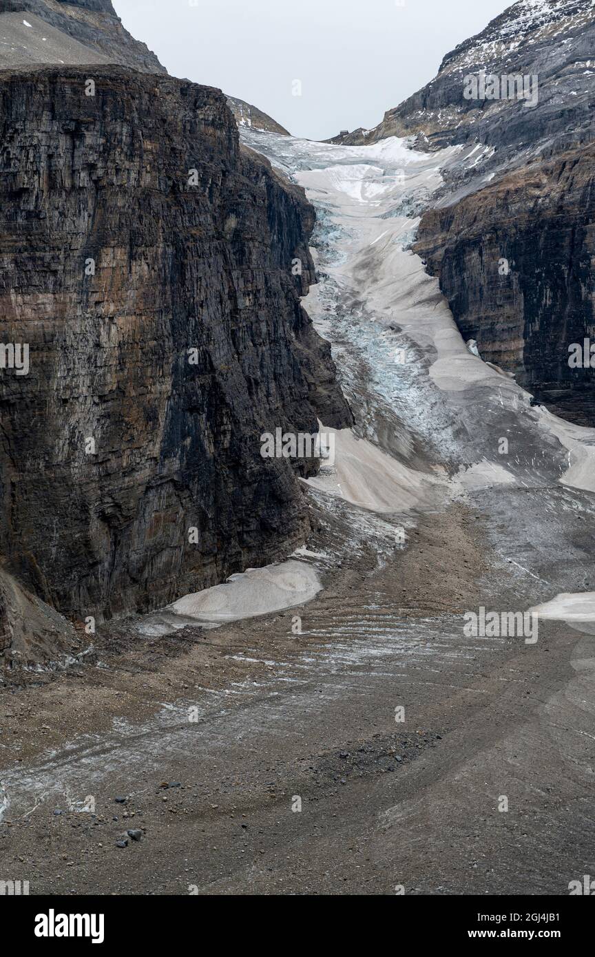 Victoria Glacier from trail to Plain of the Six Glaciers, Banff ...