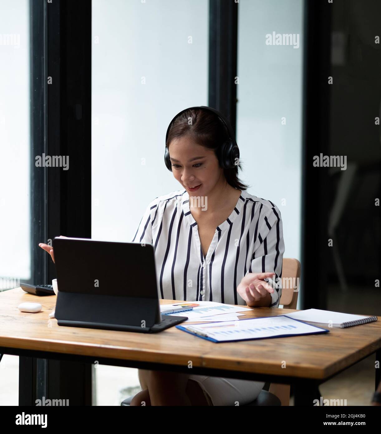 Study laptop student hi-res stock photography and images - Alamy