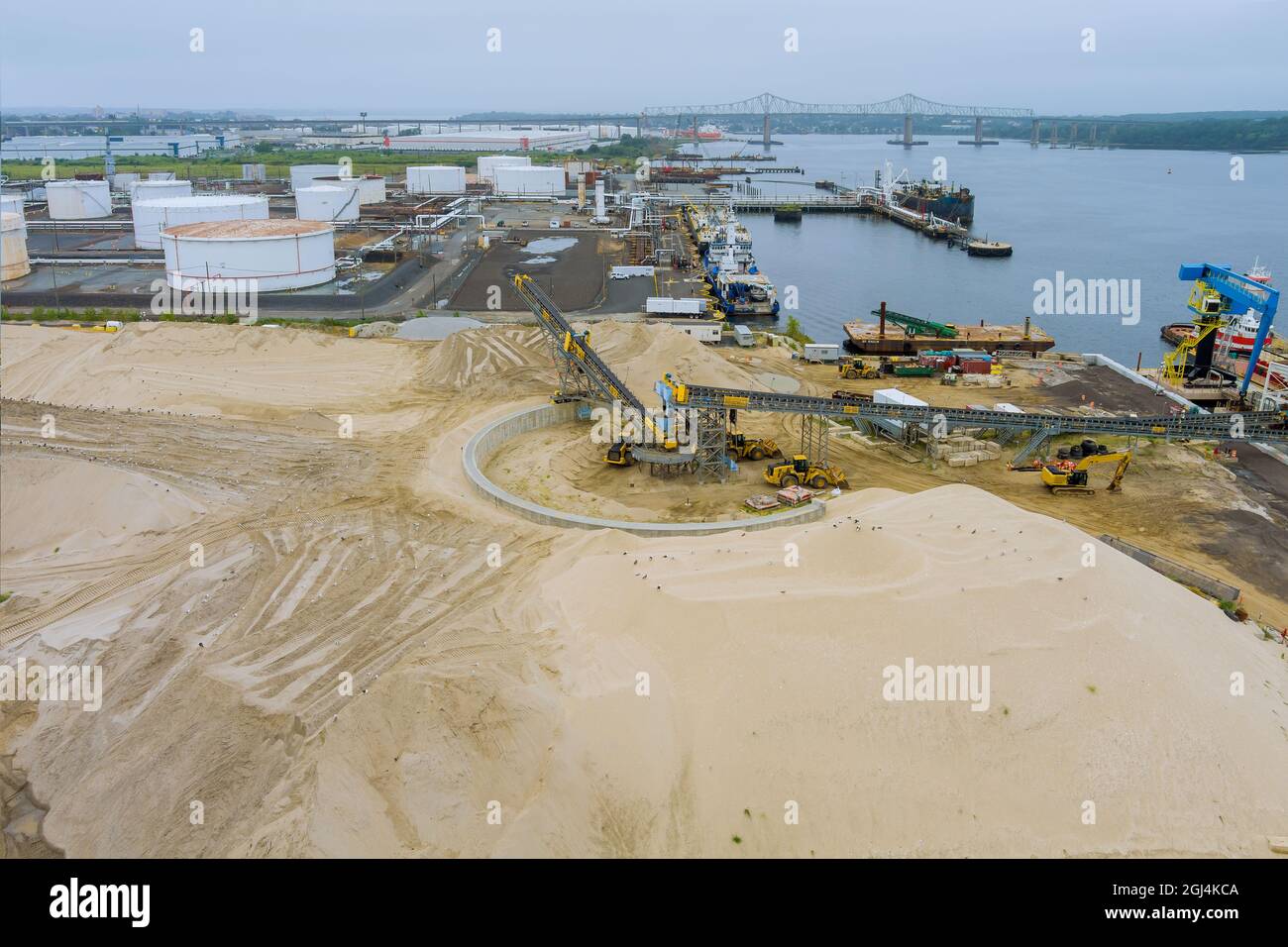 Oil terminals hi-res stock photography and images - Alamy