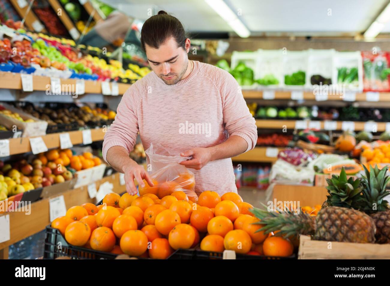 Man eating oranges hi-res stock photography and images - Alamy