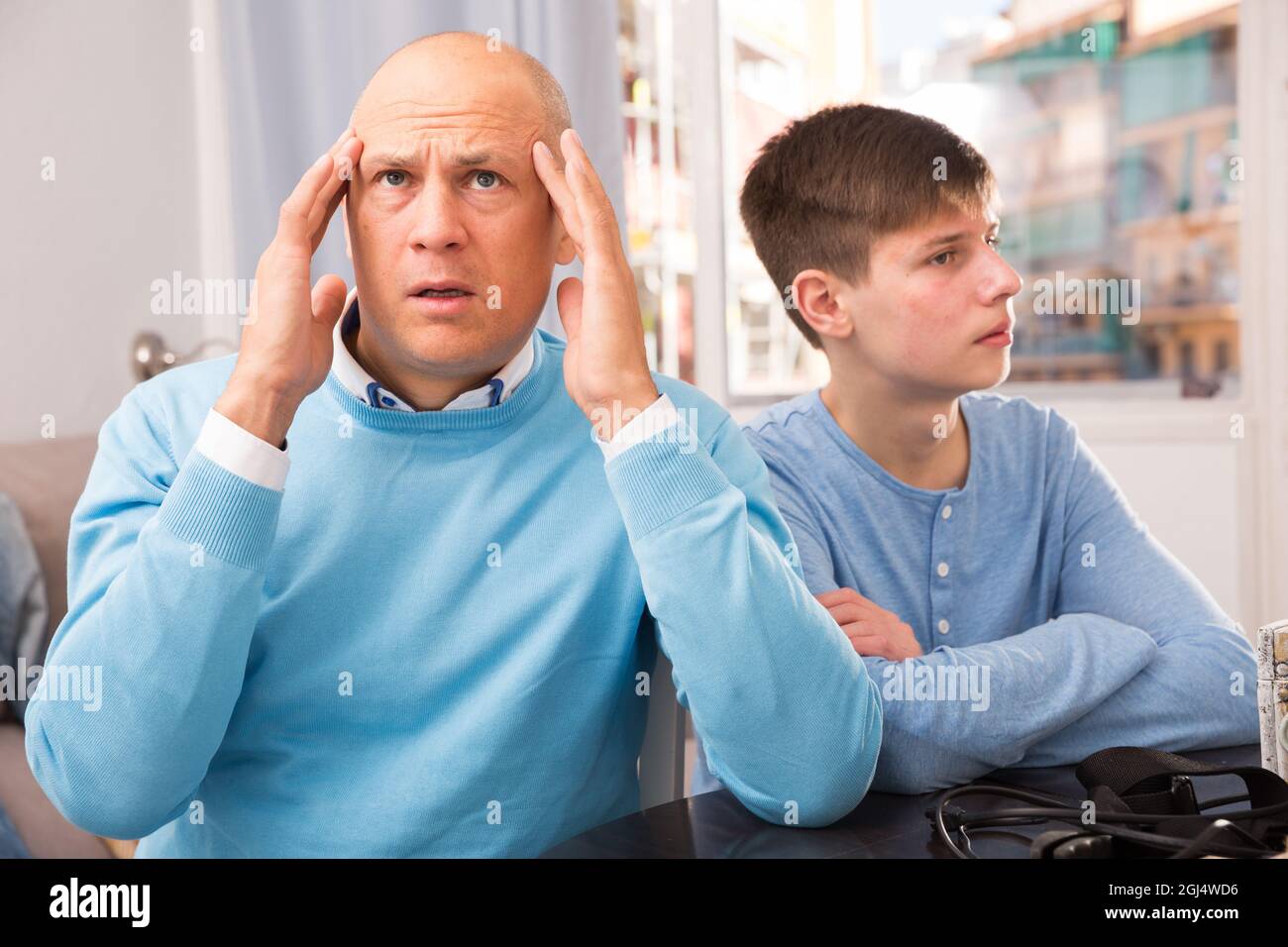 Family father argument table hi-res stock photography and images - Alamy
