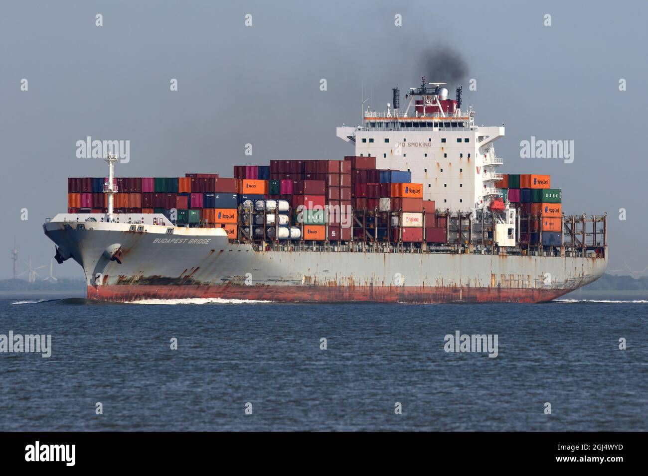 The container ship Budapest Bridge will pass Cuxhaven on June 14, 2021 ...