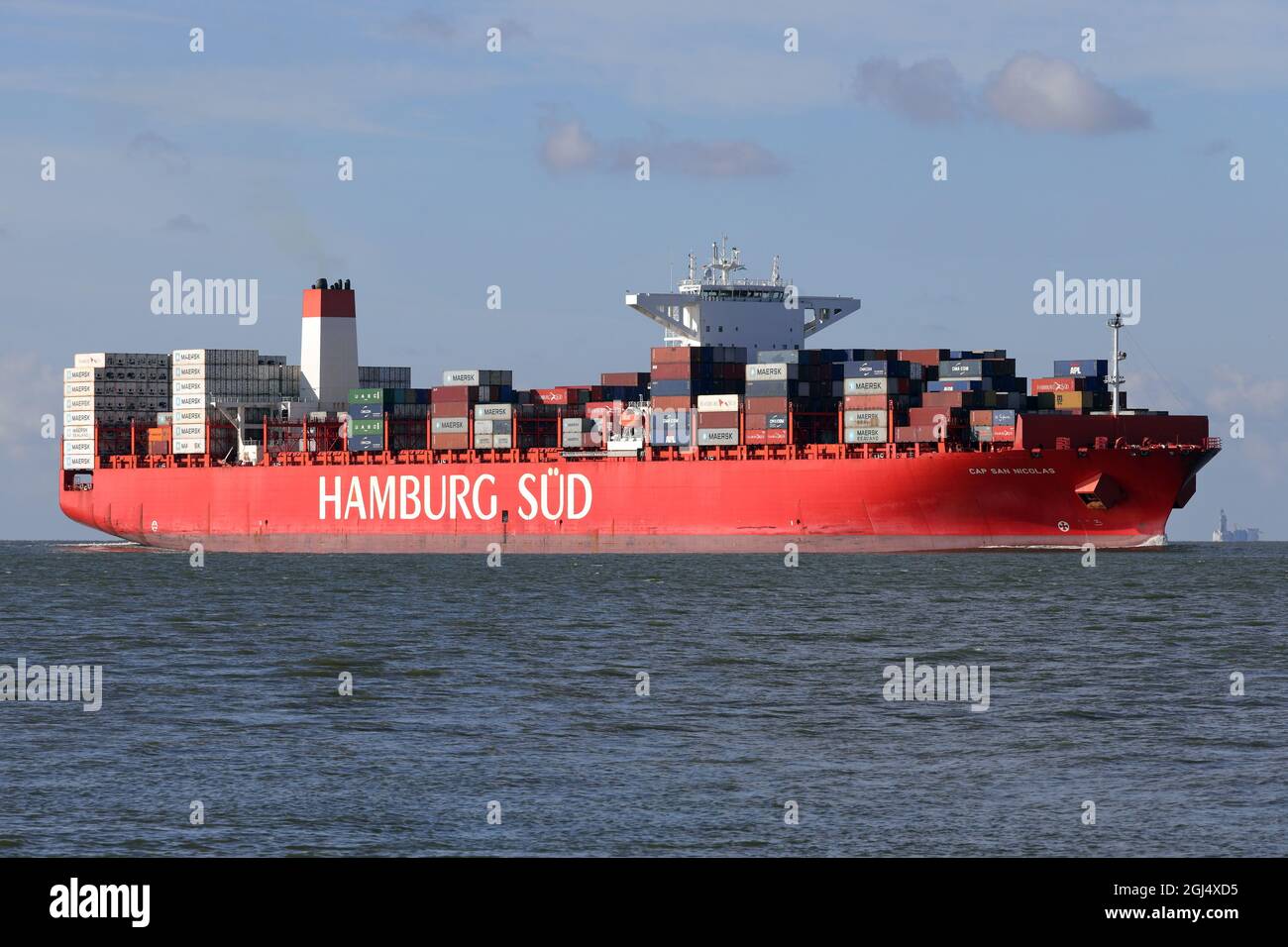 The container ship Cap San Nicolas will pass Cuxhaven on June 15, 2021 ...