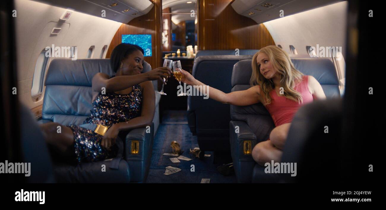 Kirby Howell-Baptiste, Kristen Bell, "Queenpins" (2021) Credit ...