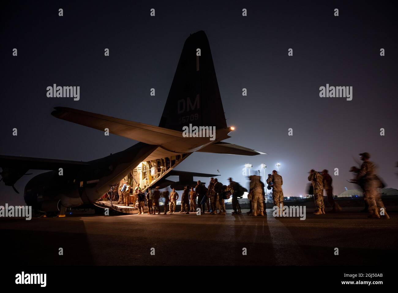 Al dhafra air base hi-res stock photography and images - Alamy