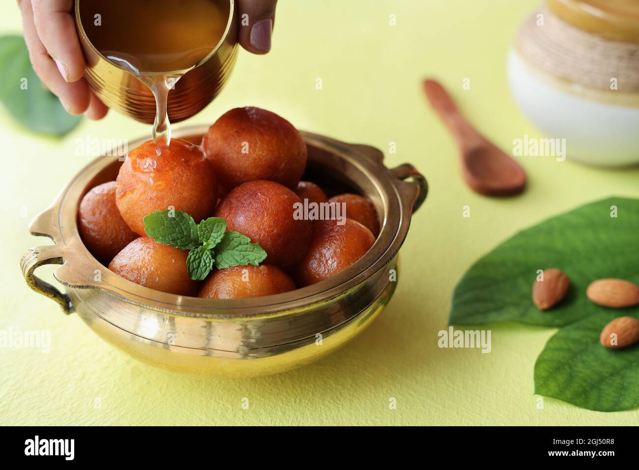Gulab jamun , gulaab jamun golden bowl Indian sweets food, Diwali ...