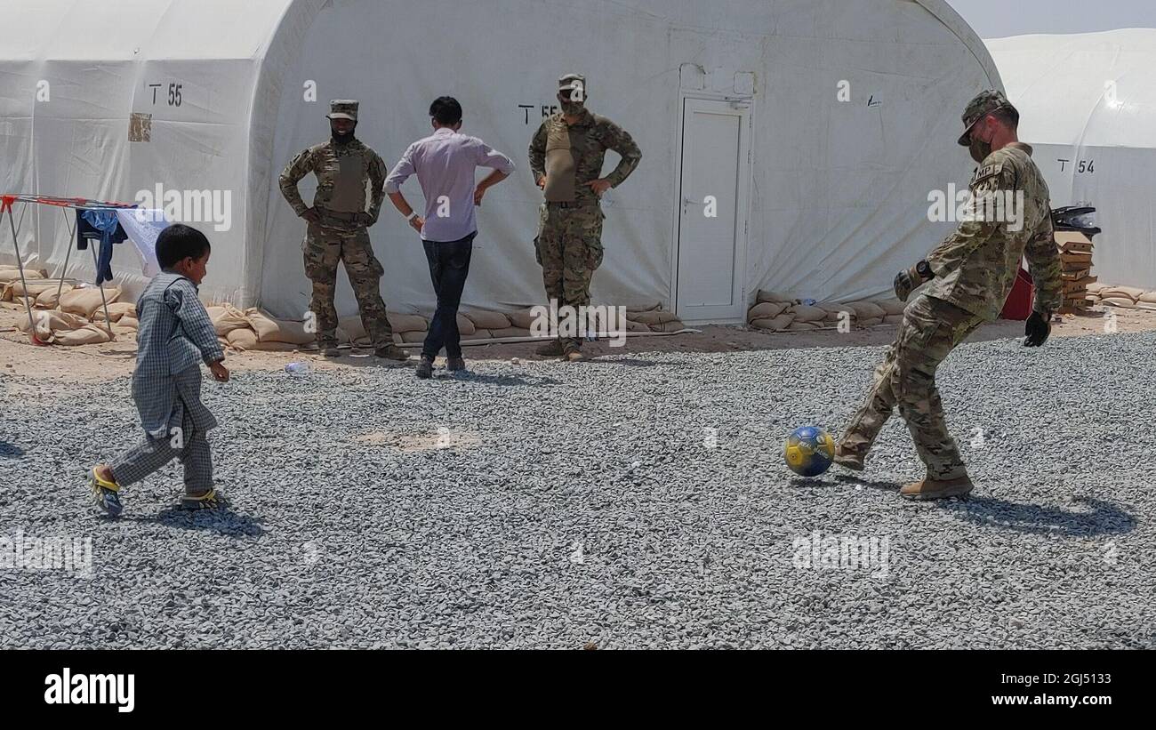 Soldiers with the 127th Military Police Company, 759th MP Battalion ...