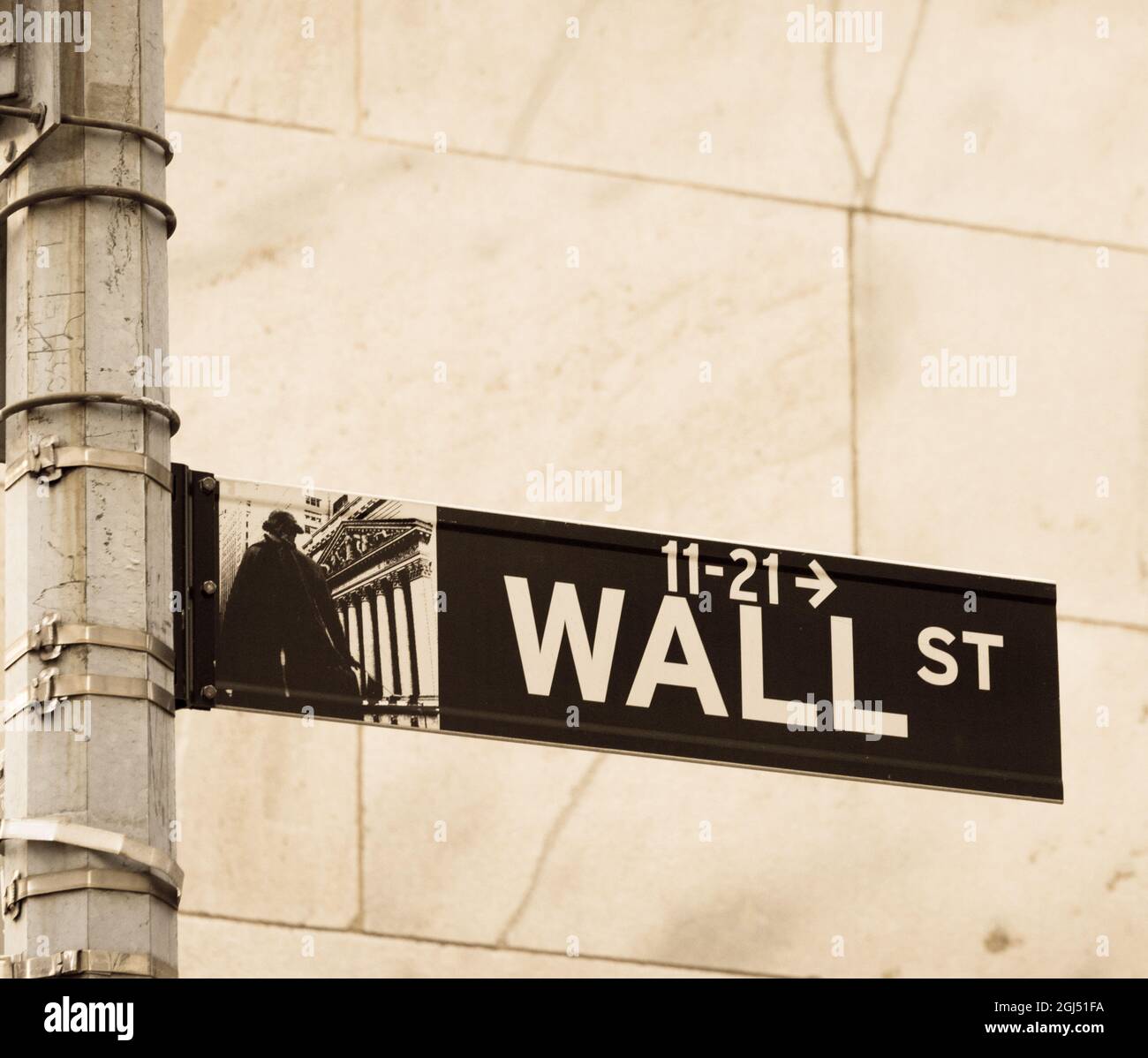 The sign on the wall street Stock Photo - Alamy