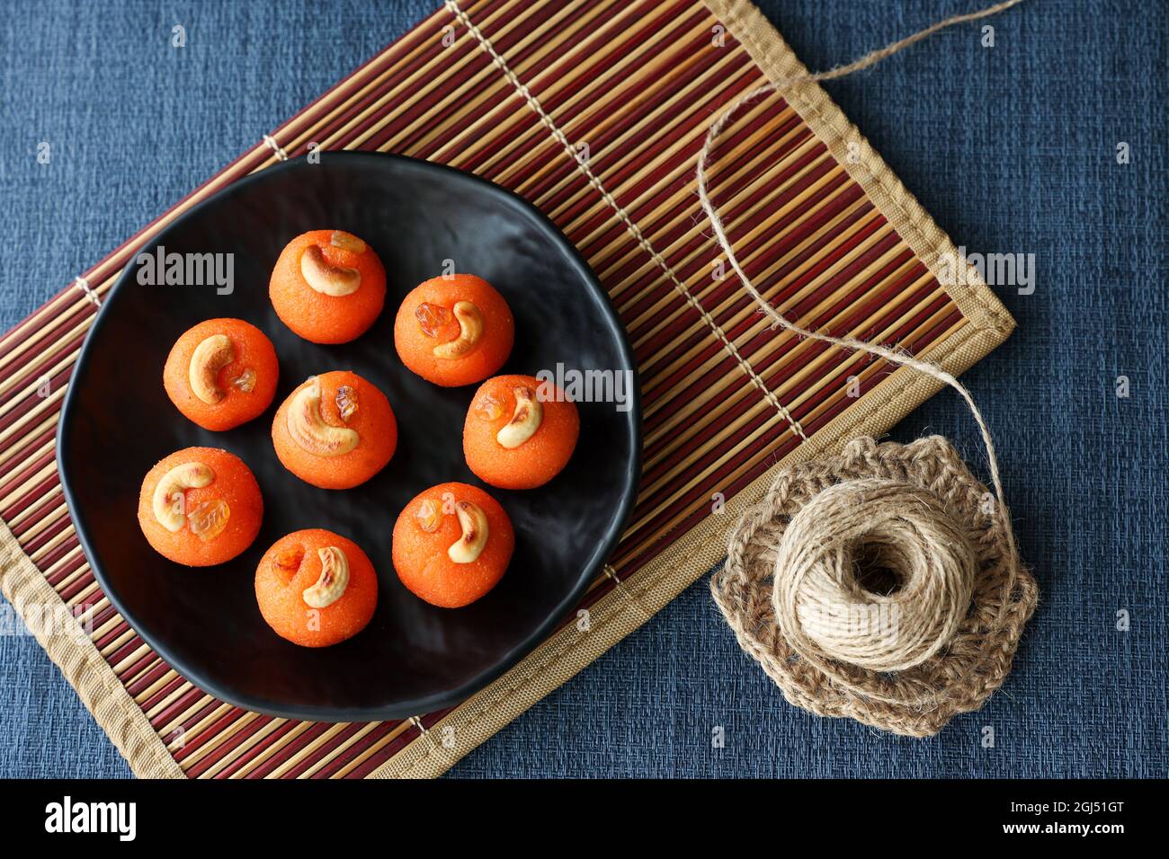 Rava Laddu, Rava Unda Kesar laddu motichoor Semolina Laddoo, Rawa Ladu ...