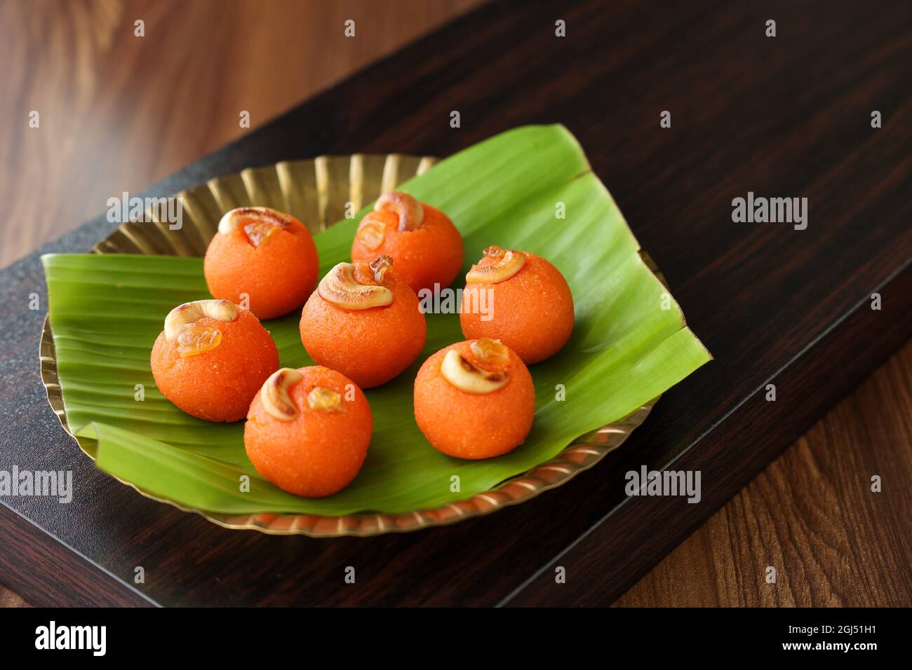 Rava Laddu, Rava Unda Kesar laddu motichoor Semolina Laddoo, Rawa Ladu ...