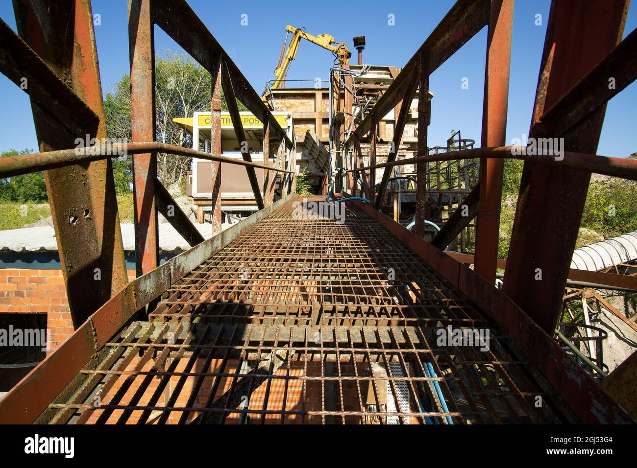 Disused quarry in peak district hi-res stock photography and images - Alamy