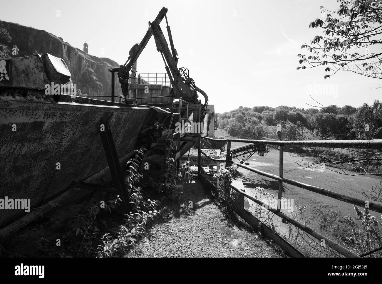 Peak district abandoned building Black and White Stock Photos & Images ...