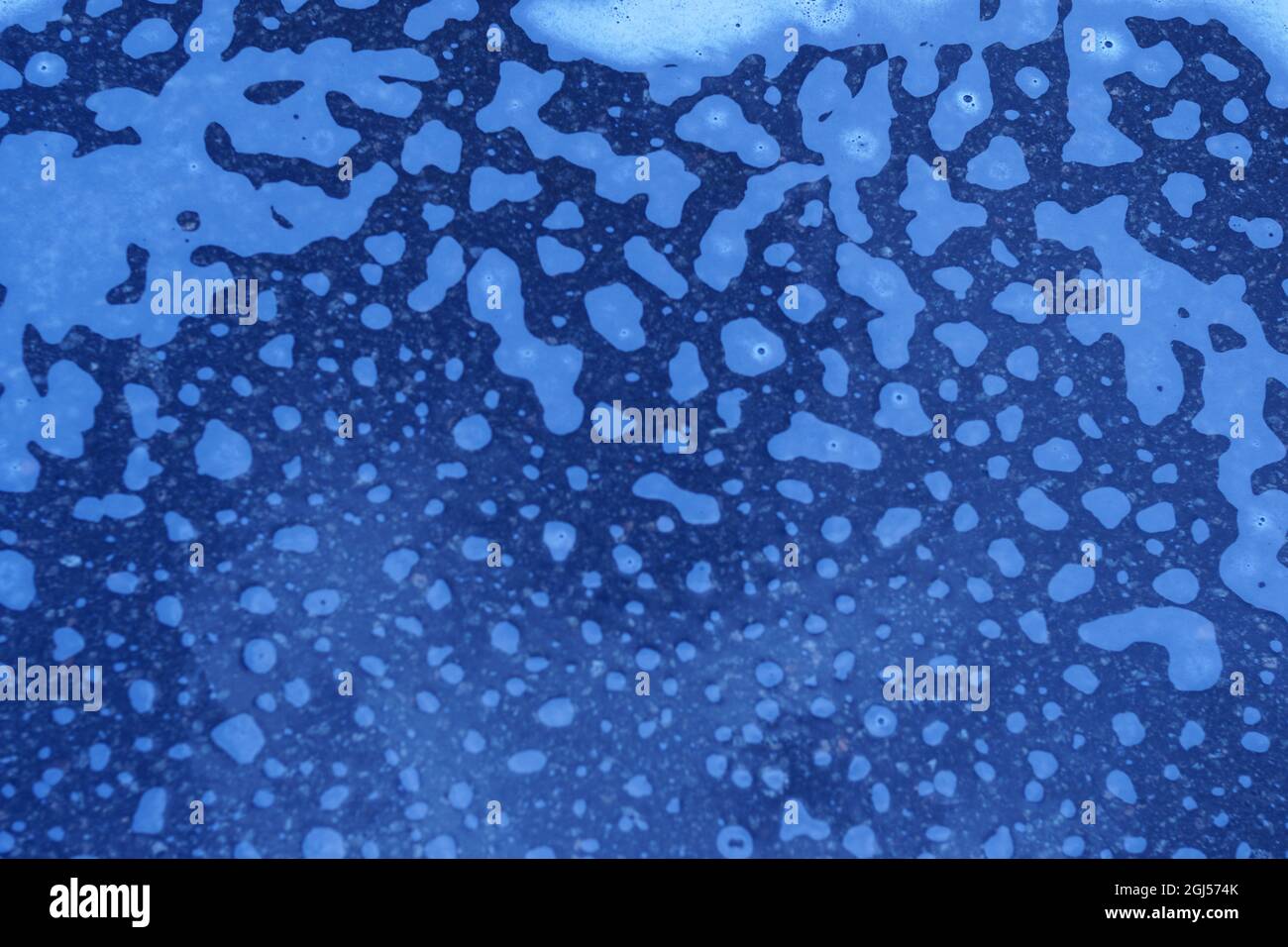 pattern of bubbles on surface of water Stock Photo - Alamy
