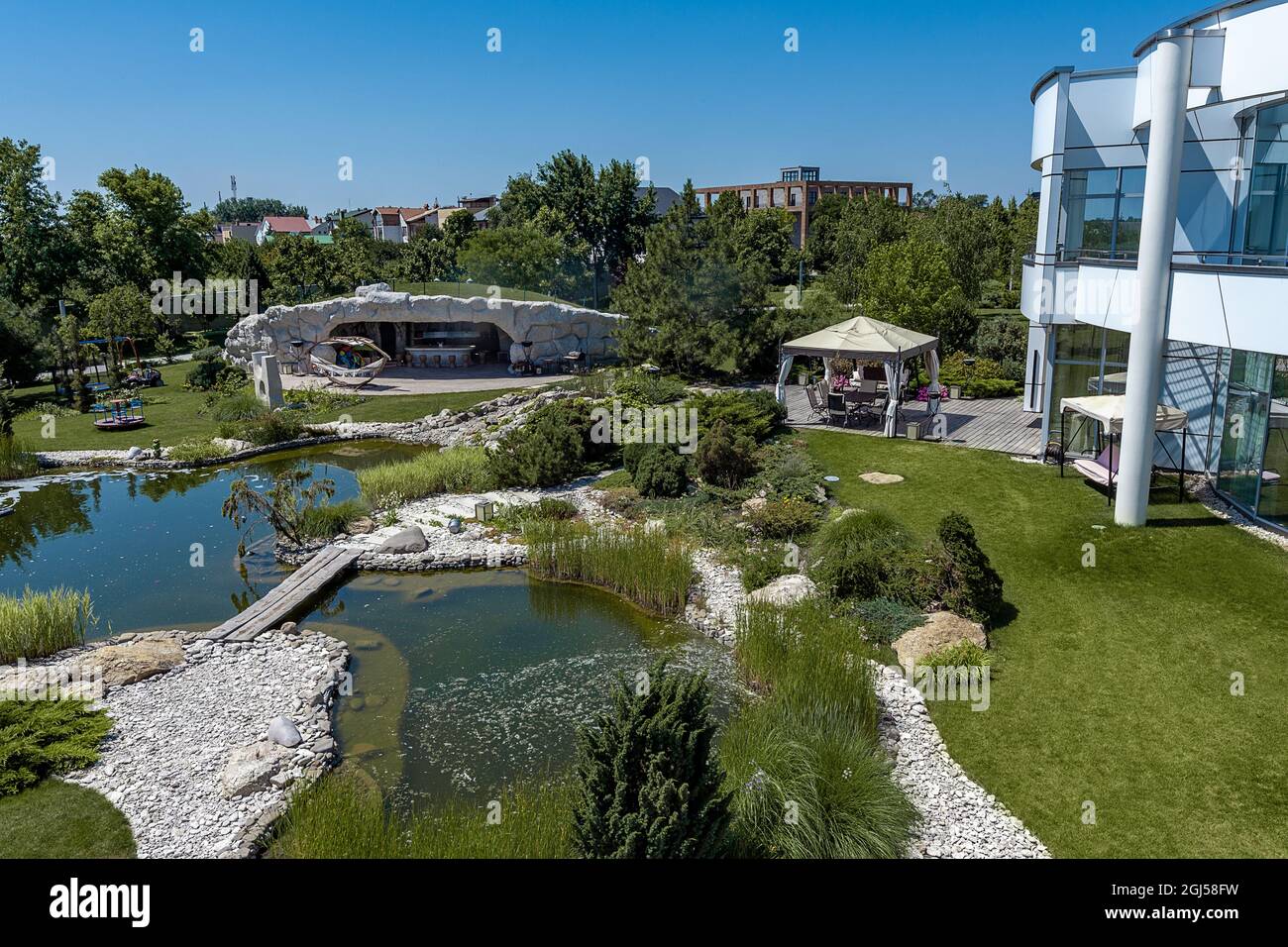 Well designed outdoor garden hi-res stock photography and images - Alamy