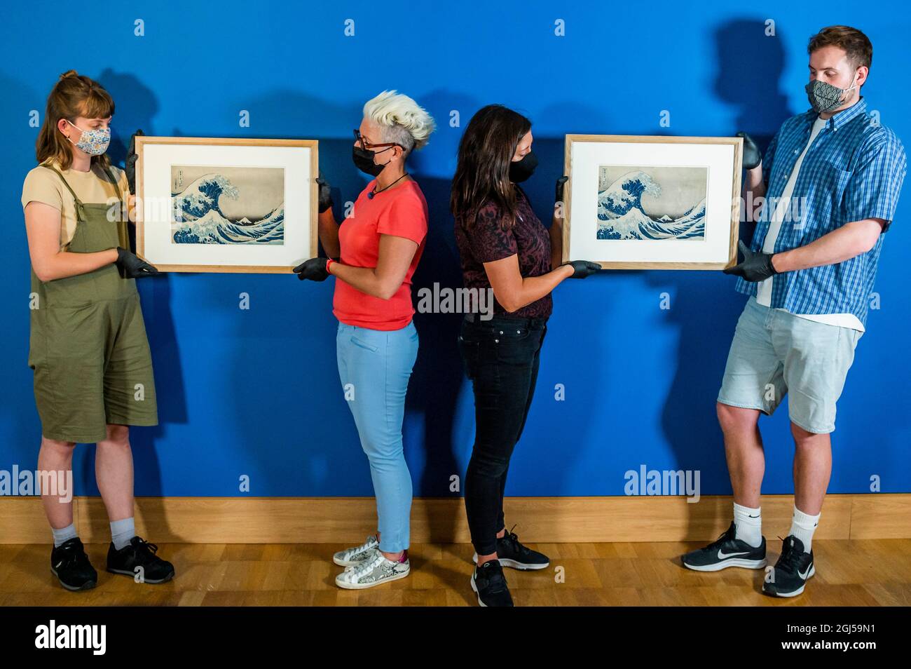 Hokusai wave 1831 hi-res stock photography and images - Alamy