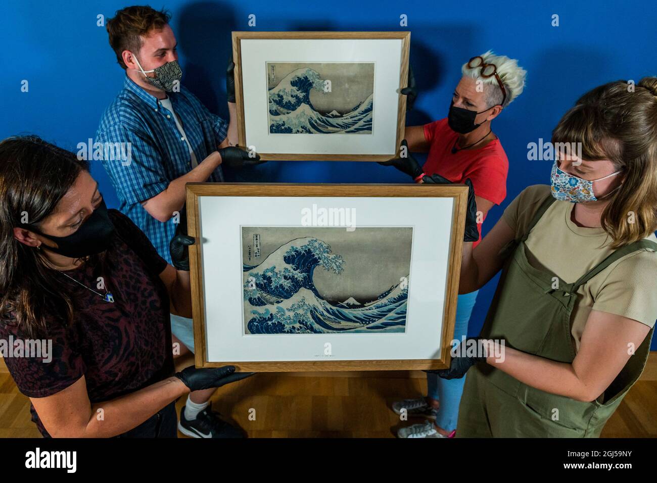 London, UK. 8th Sep, 2021. 2 versions of Katsushika Hokusai's most ...