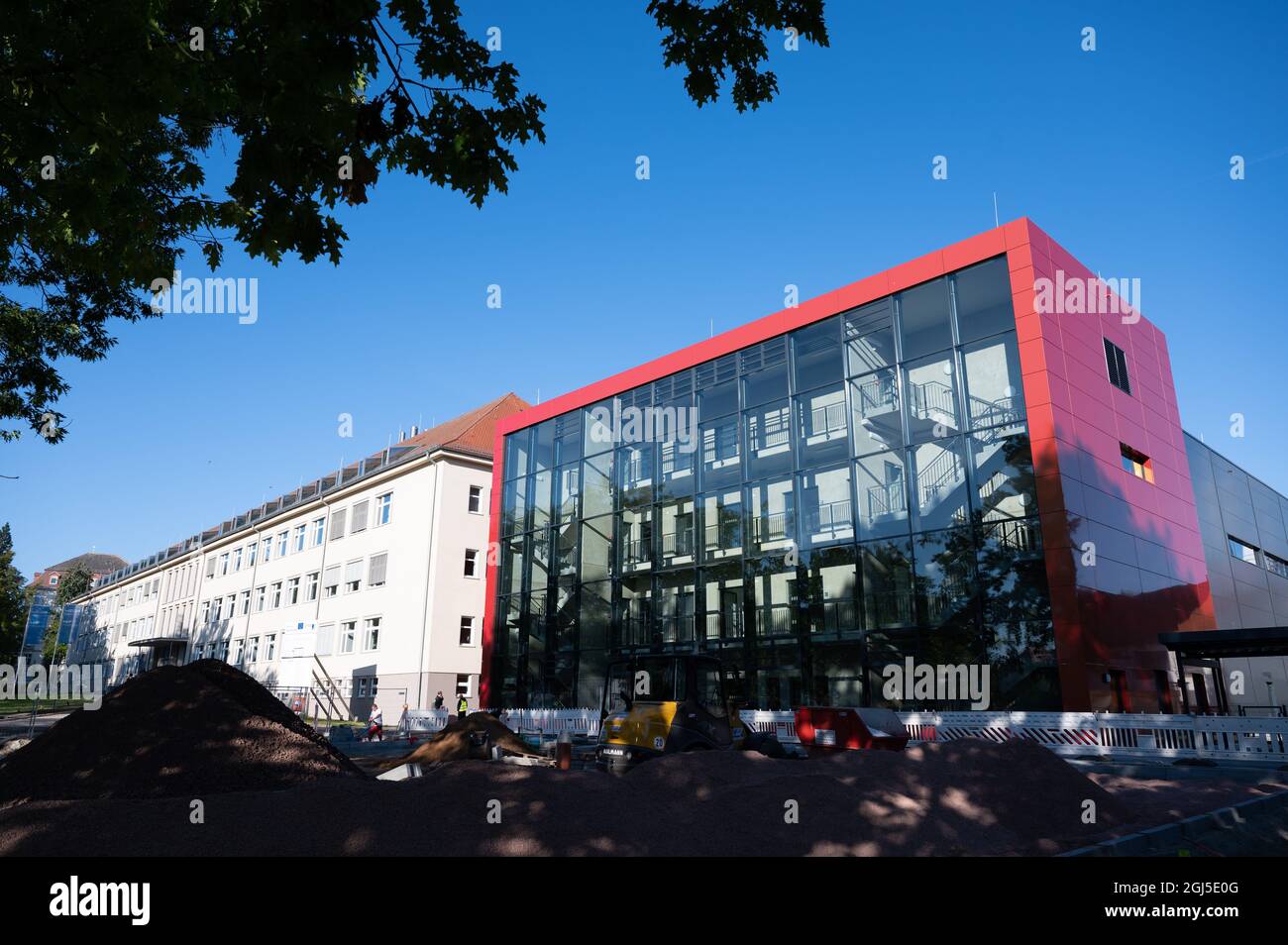 Freiberg, Germany. 09th Sep, 2021. A construction fence surrounds the ...
