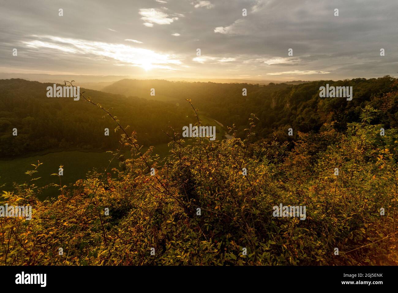 Symonds Yat and Yat Rock at dawn, Forest of Dean, Gloucestershire. UK ...