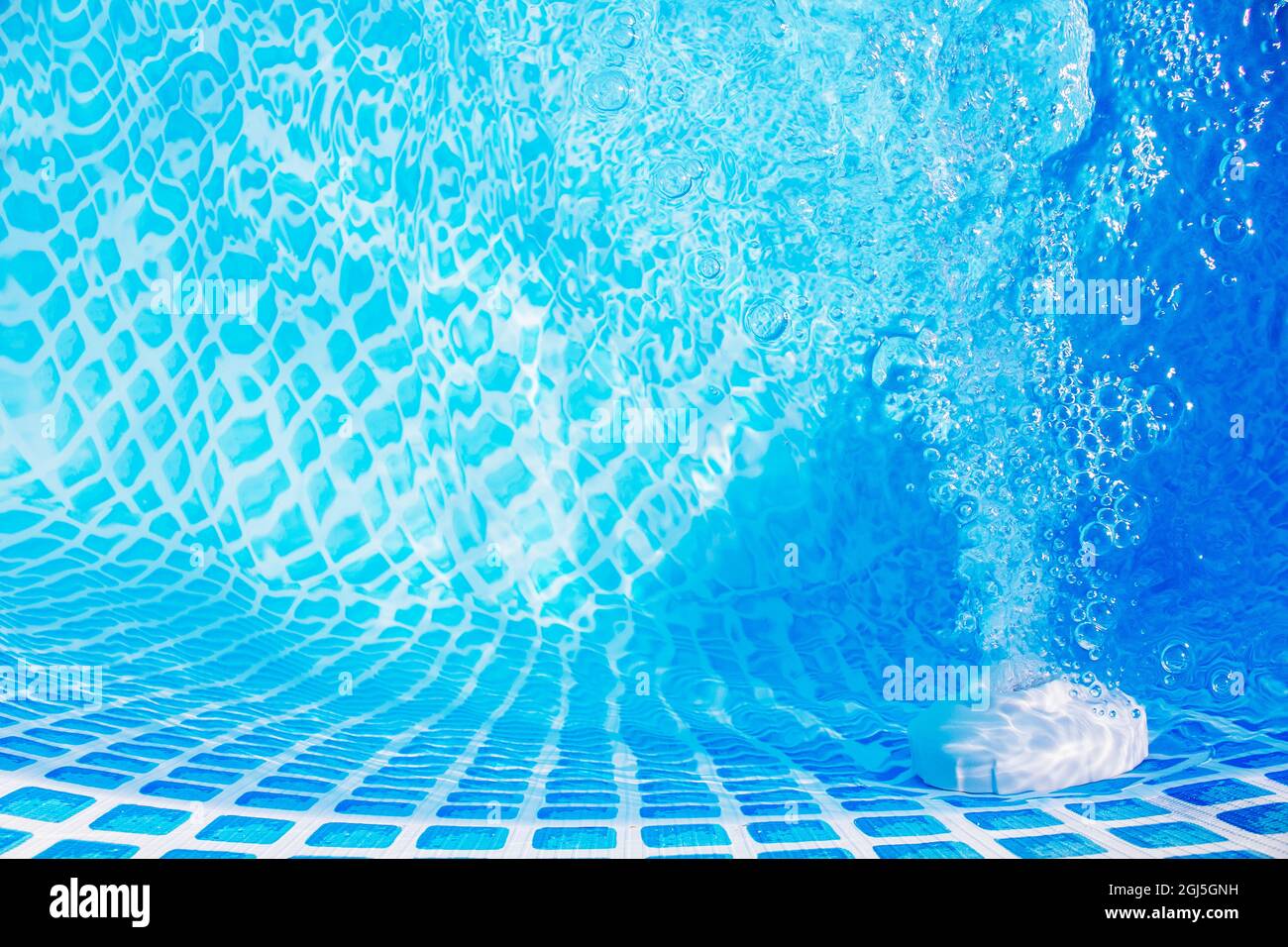 Swimming pool pipe technology. Water filtration Stock Photo - Alamy