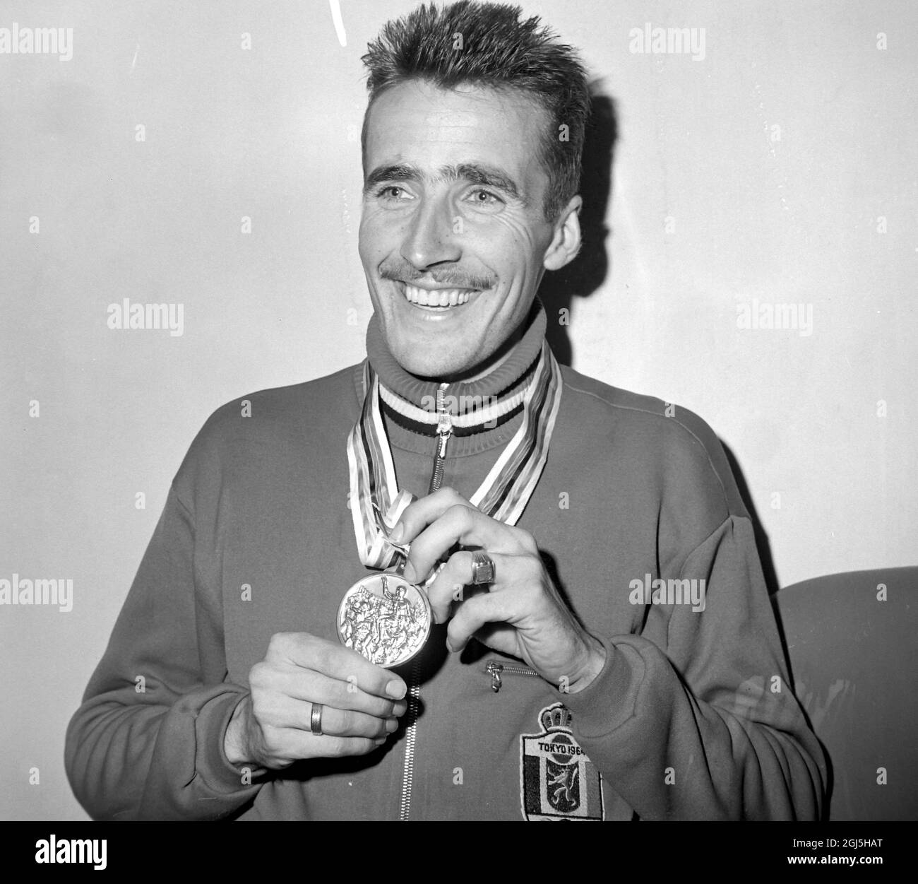 Olympics gold medal running hi-res stock photography and images - Alamy