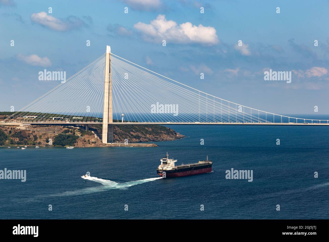 Yavuz sultan selim bridge under construction hi-res stock photography ...