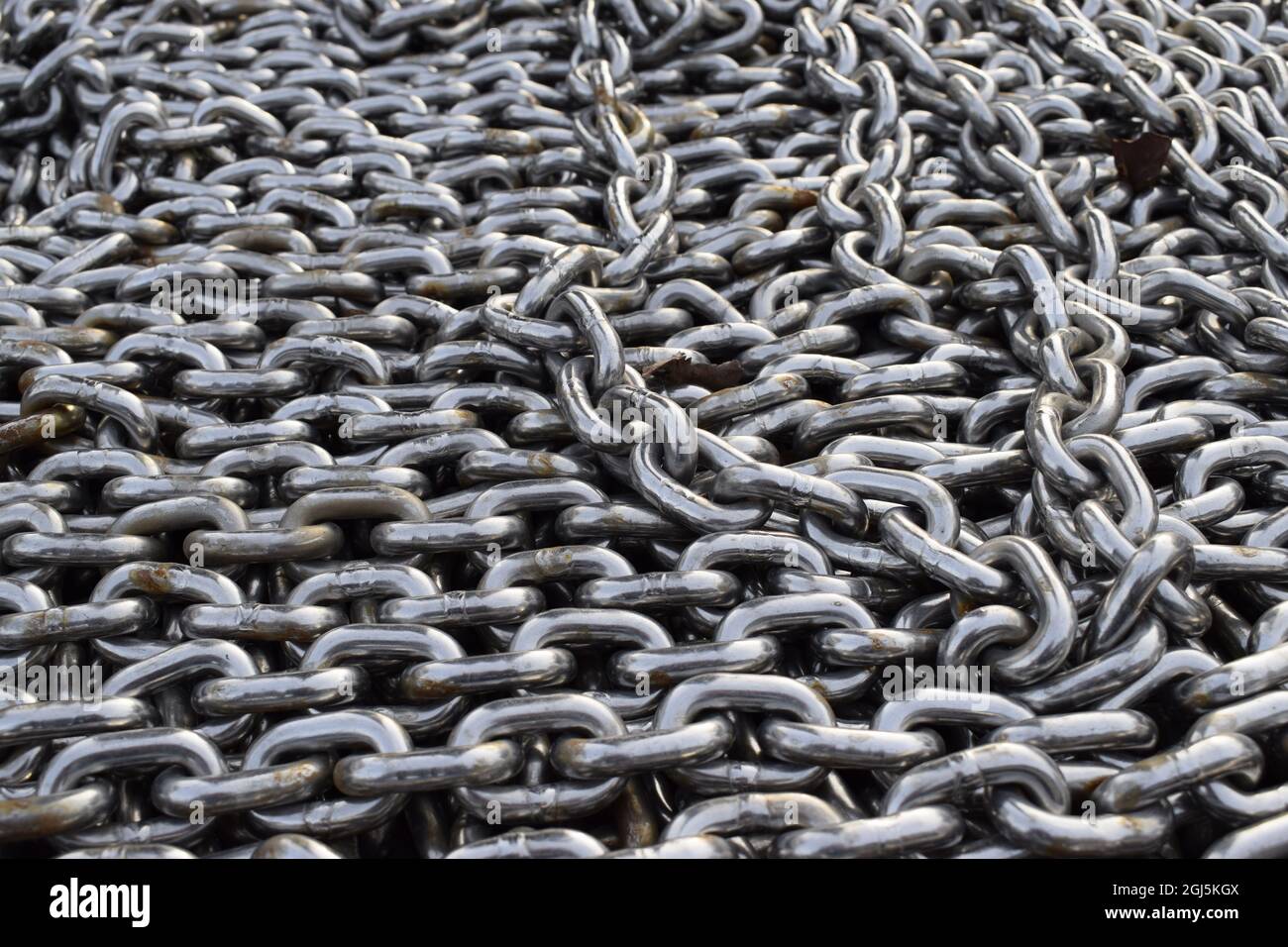 Steel chain links anchor hi-res stock photography and images - Alamy